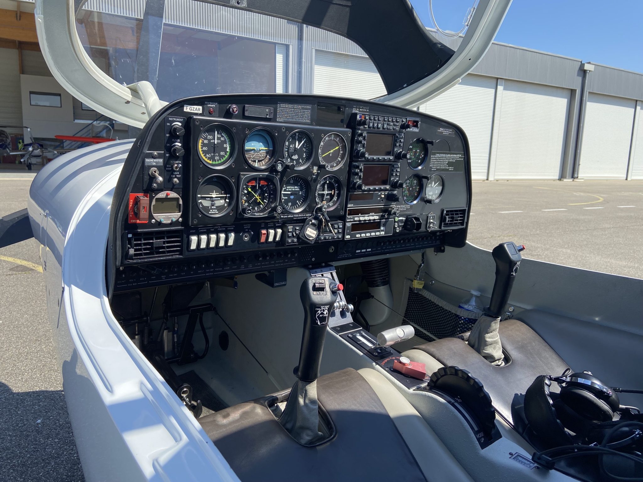2003 DIAMOND AIRCRAFT DA40 TDi "Diamond Star" - Avion d'occasion