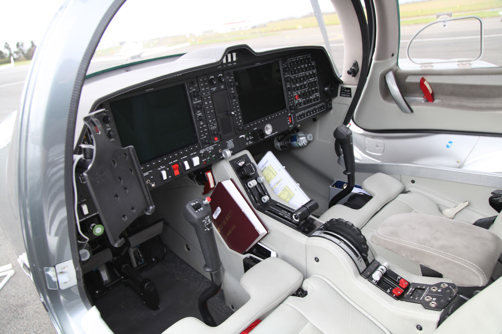 2018 DIAMOND AIRCRAFT DA 62 - Avion d'occasion à vendre